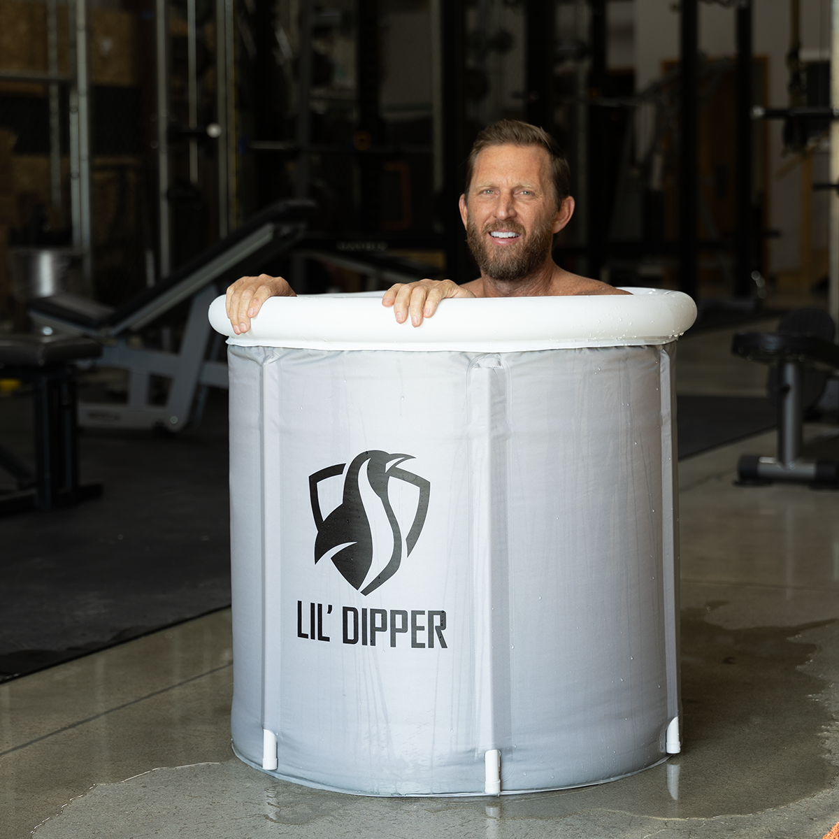 Chilly Dip: Your Daily Cold Plunge Tub Solution